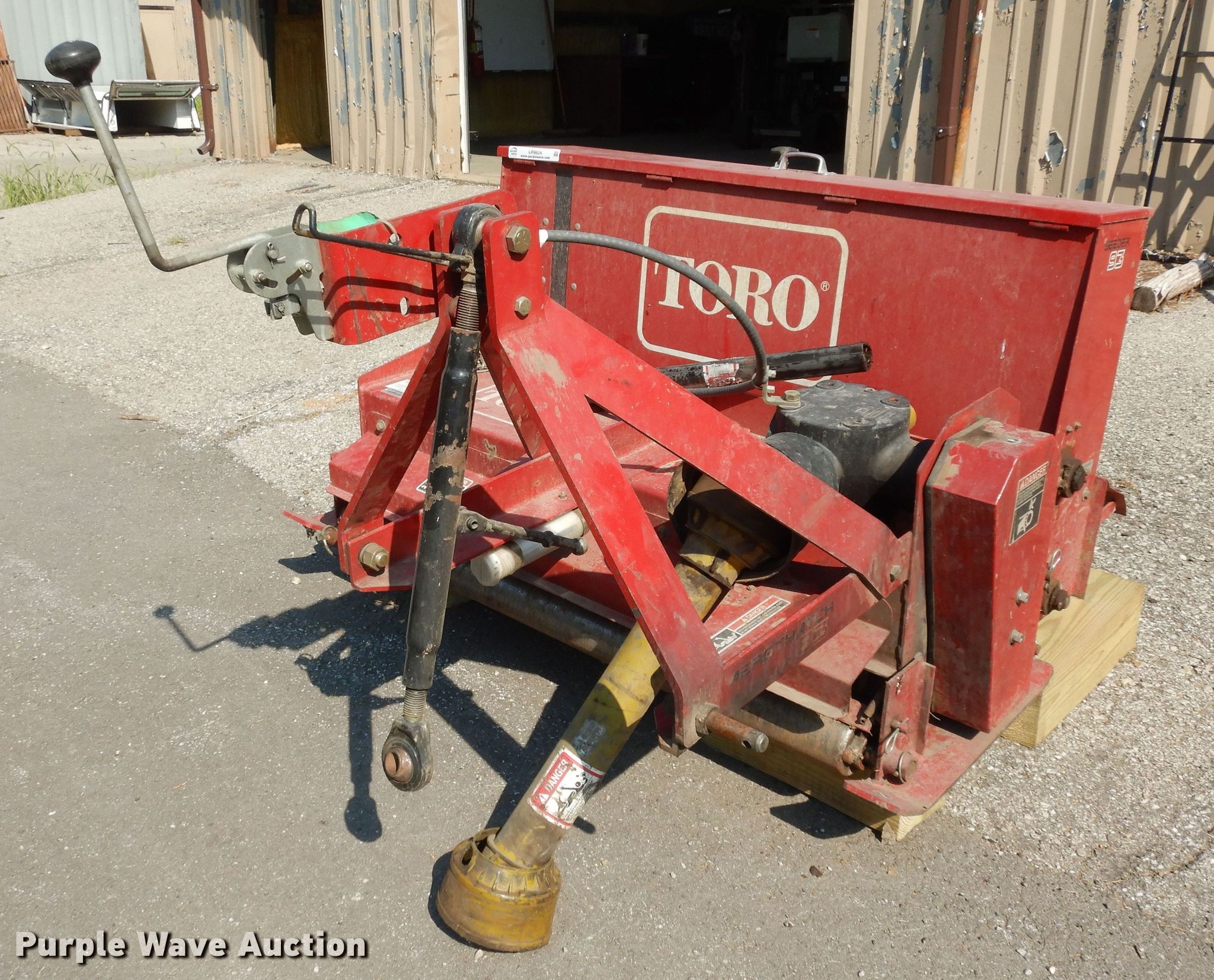 Toro 44830 seeder in Lenexa, KS | Item LR9824 sold | Purple Wave
