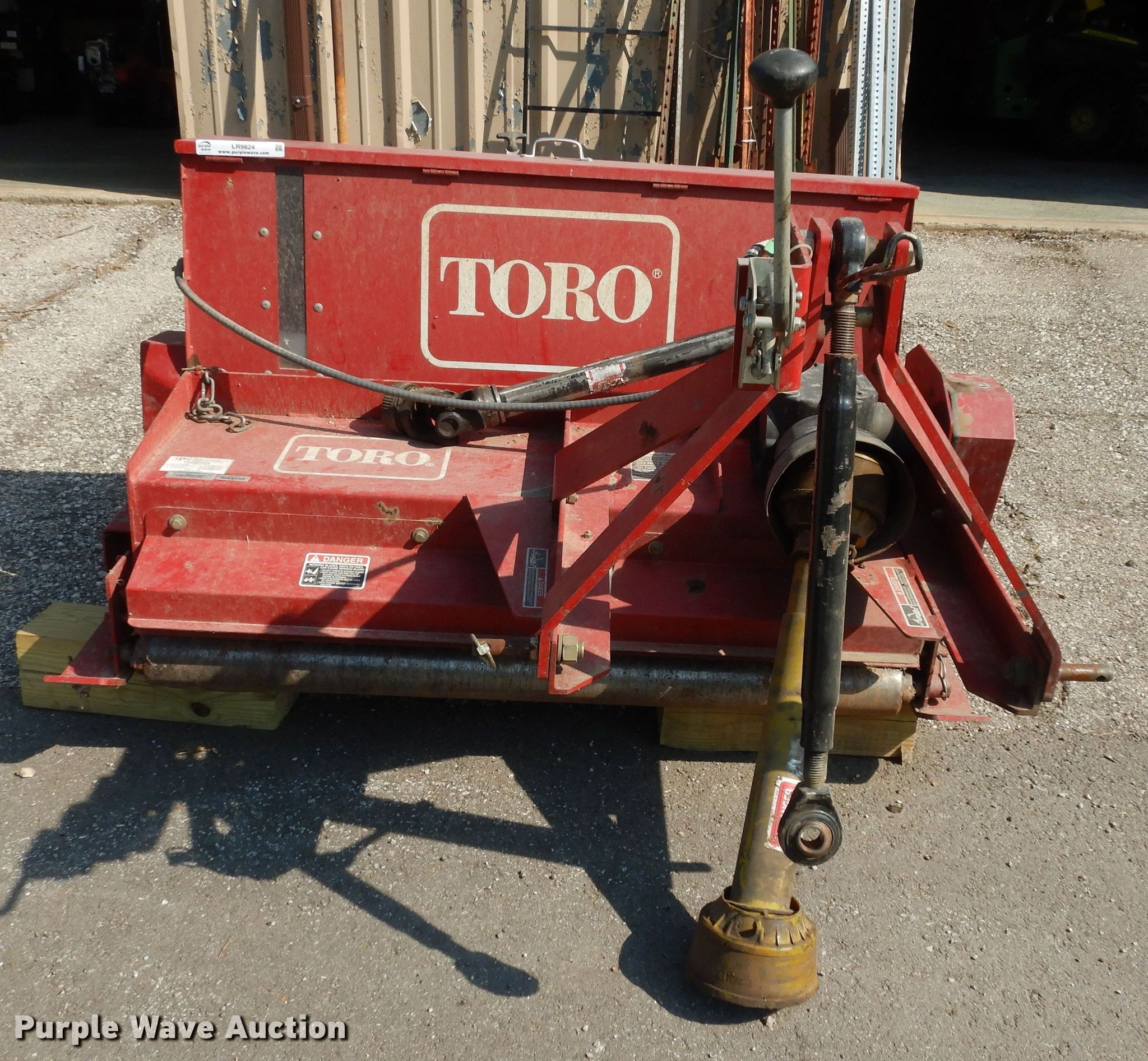 Toro 44830 seeder in Lenexa, KS | Item LR9824 sold | Purple Wave