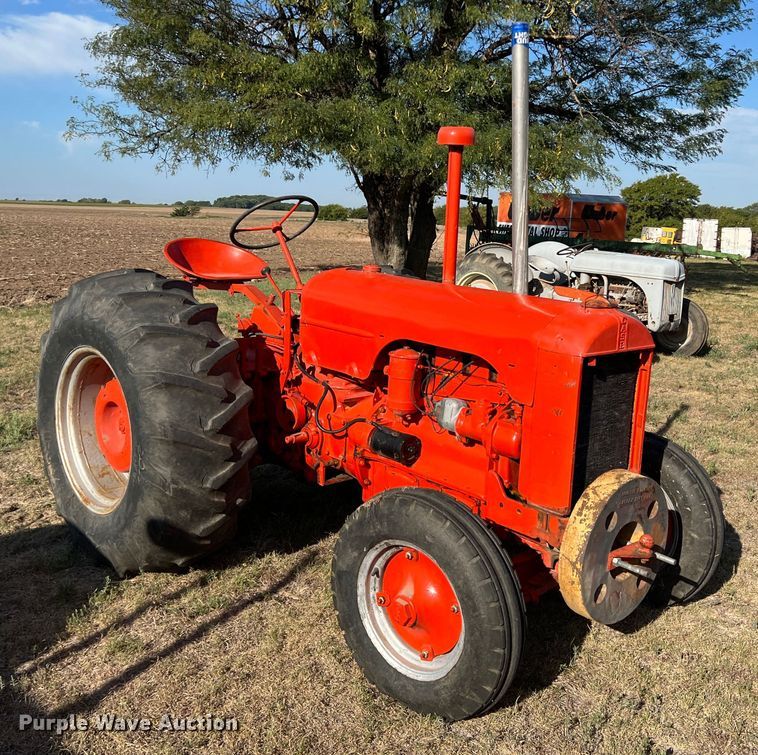 1945 Case DI tractor in Spearville, KS | Item LI9426 sold | Purple Wave