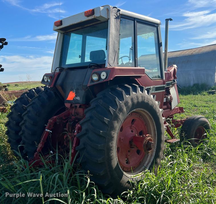 1979 International 1086 tractor in Corn, OK | Item MQ9786 sold | Purple ...