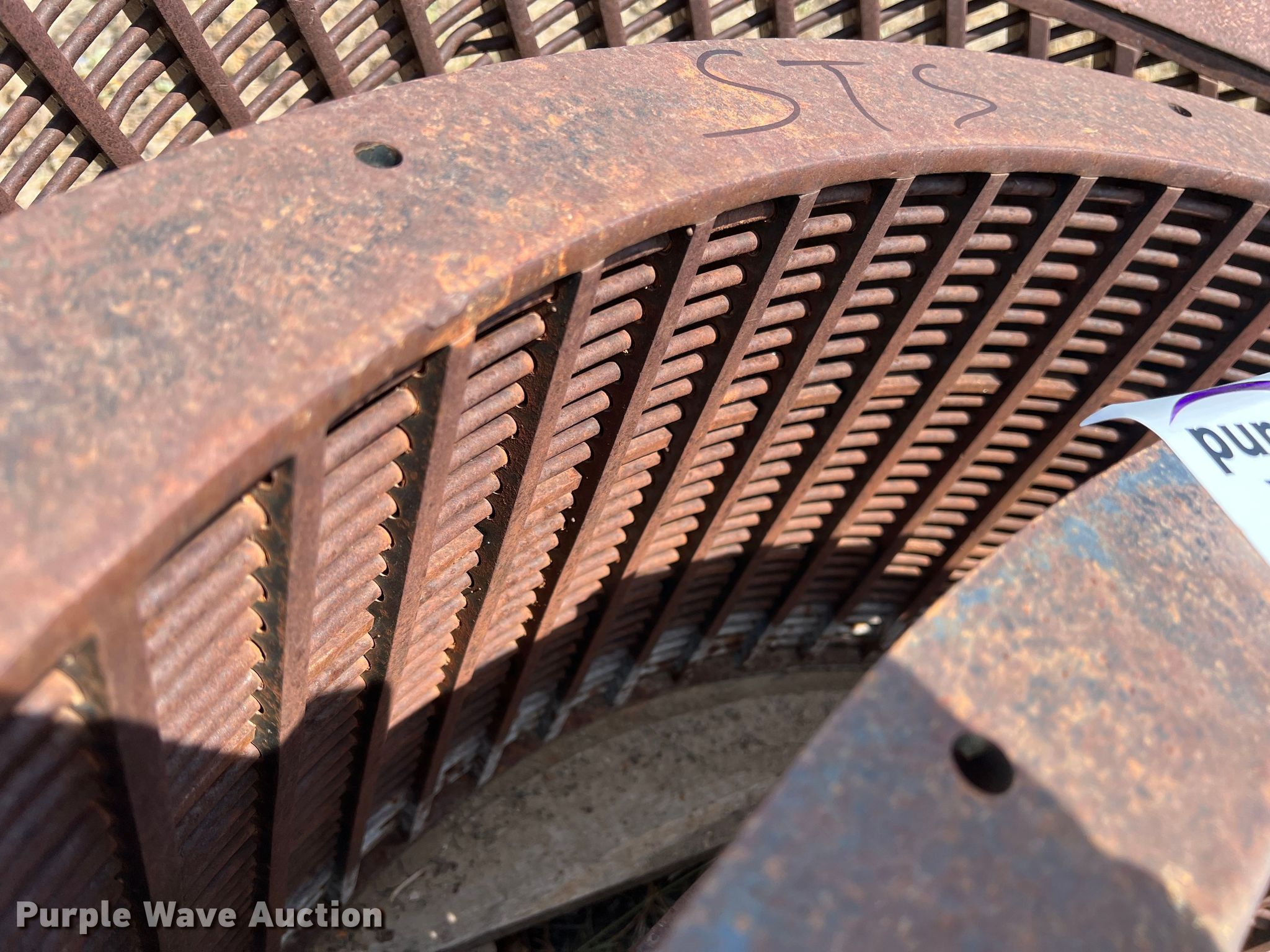 (3) concaves in Sublette, KS | Item DK7111 sold | Purple Wave