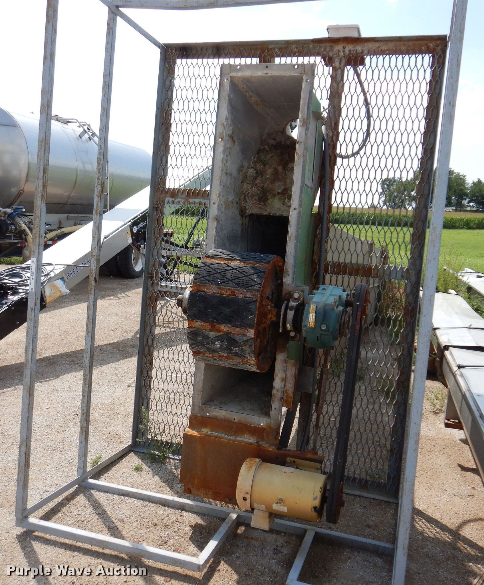 Ranco fertilizer leg in Ottosen, IA | Item KP9442 sold | Purple Wave