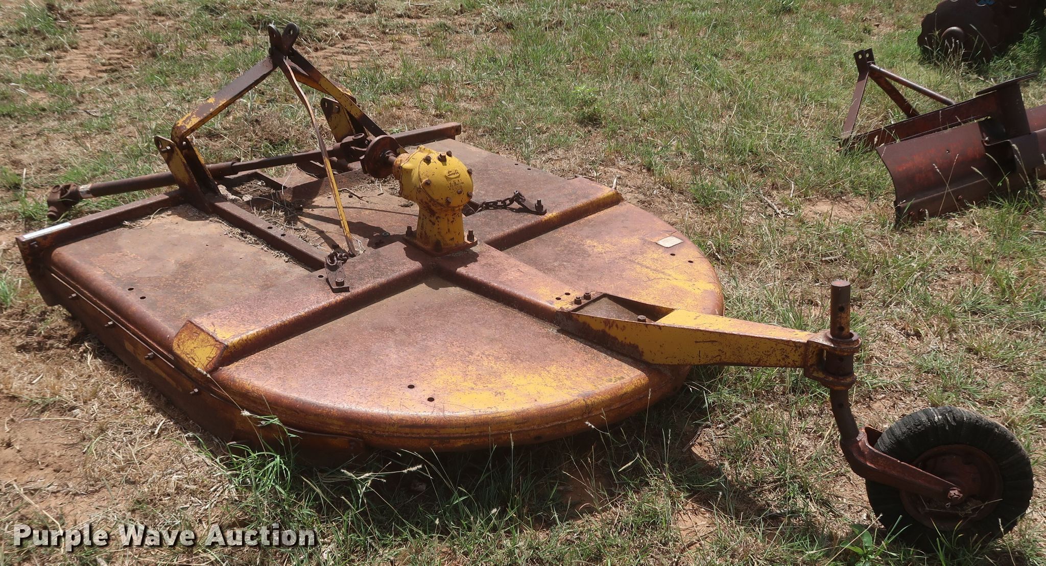 Servis 72 rotary mower in Yukon, OK | Item LP9016 sold | Purple Wave