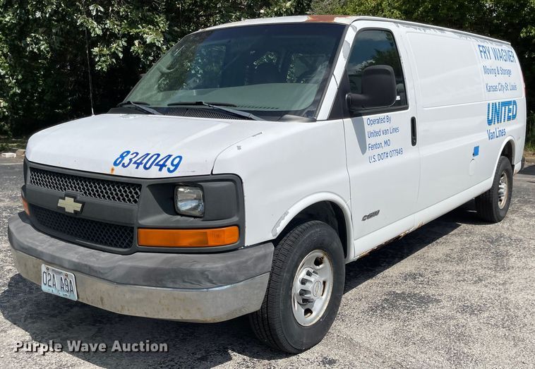2006 Chevrolet Express 2500 van in Lenexa, KS | Item MU9209 sold ...