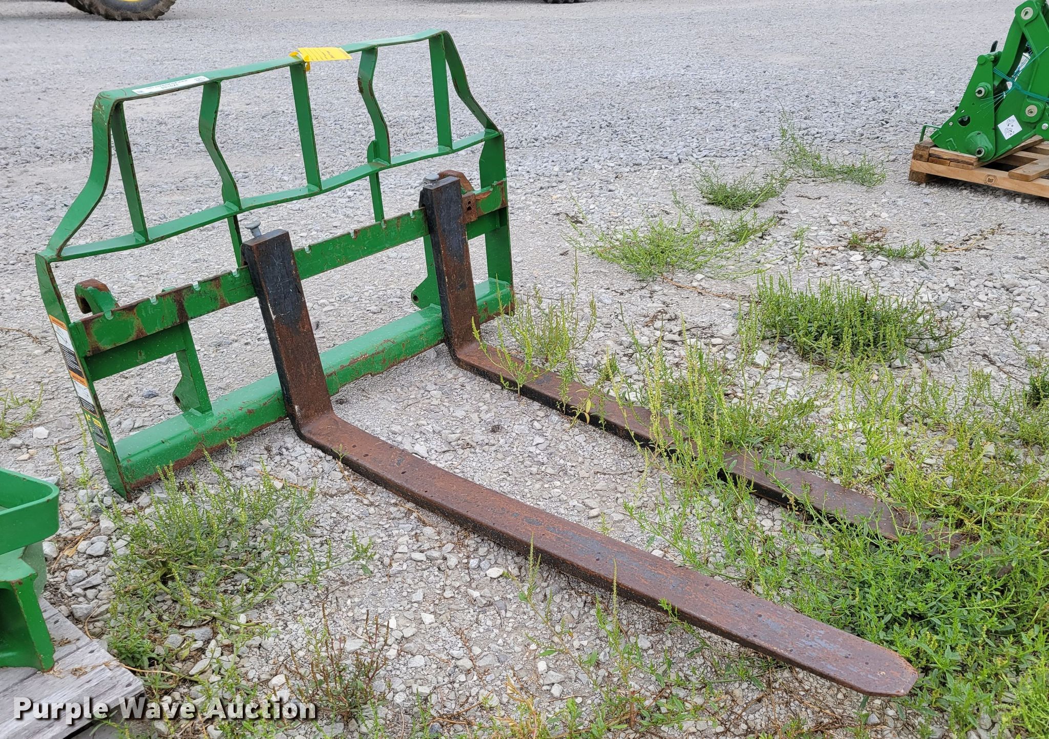 60" Frontier forks in Red Oak, IA | Item JZ9184 sold | Purple Wave