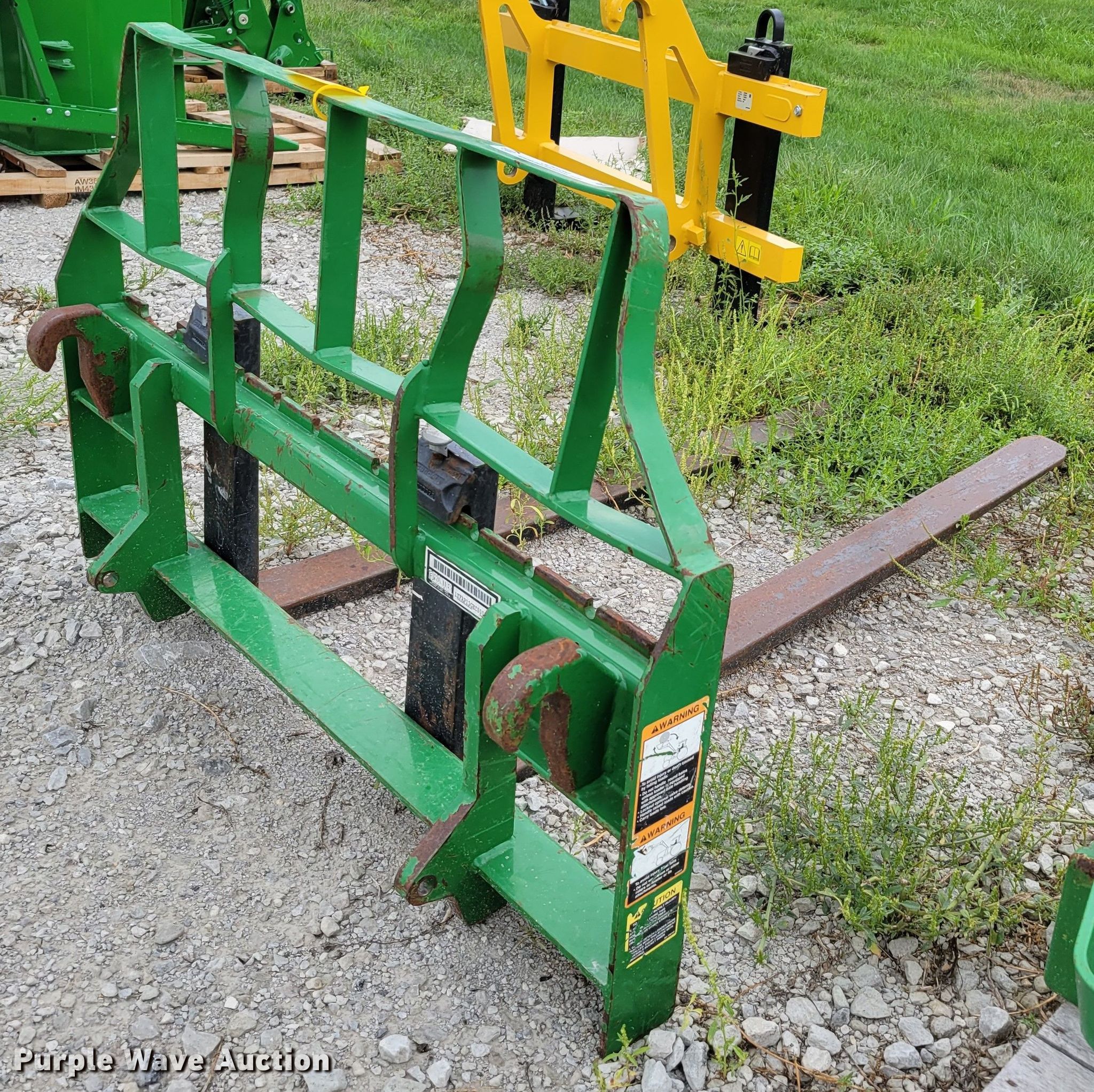 60" Frontier forks in Red Oak, IA | Item JZ9184 sold | Purple Wave