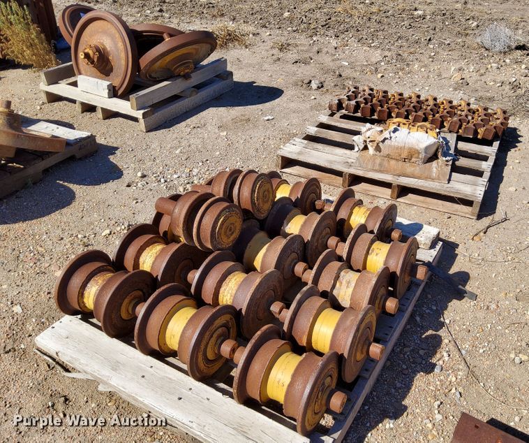 System one track components in Ellinwood, KS | Item DR0952 sold ...