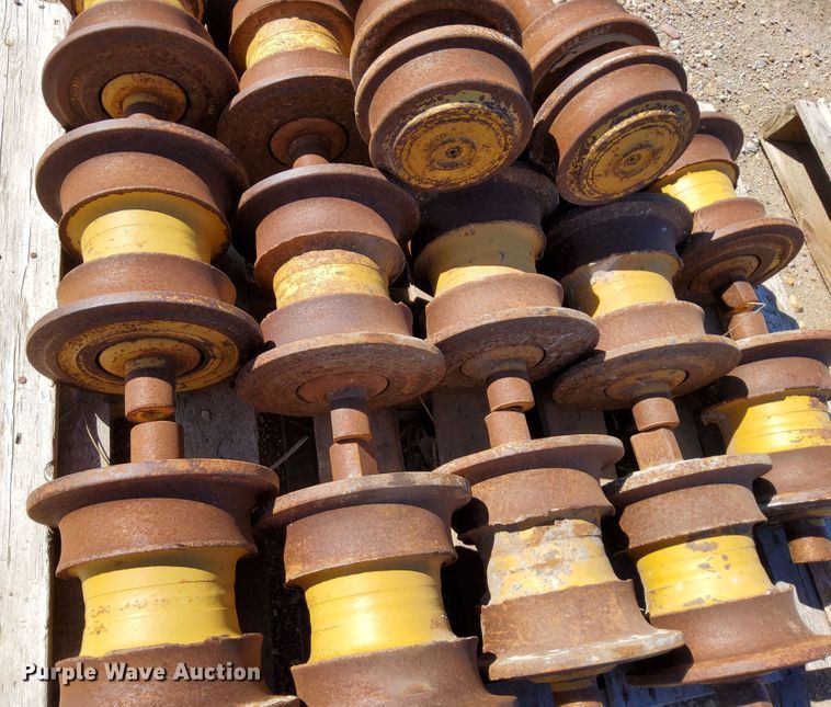 System one track components in Ellinwood, KS | Item DR0952 sold ...