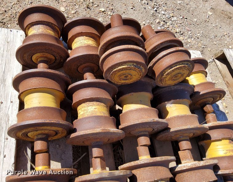 System one track components in Ellinwood, KS | Item DR0952 sold ...