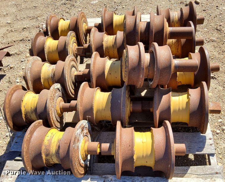 System one track components in Ellinwood, KS | Item DR0952 sold ...