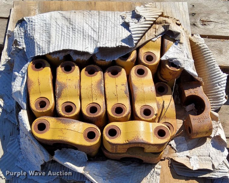System one track components in Ellinwood, KS | Item DR0952 sold ...