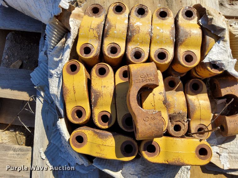 System one track components in Ellinwood, KS | Item DR0952 sold ...