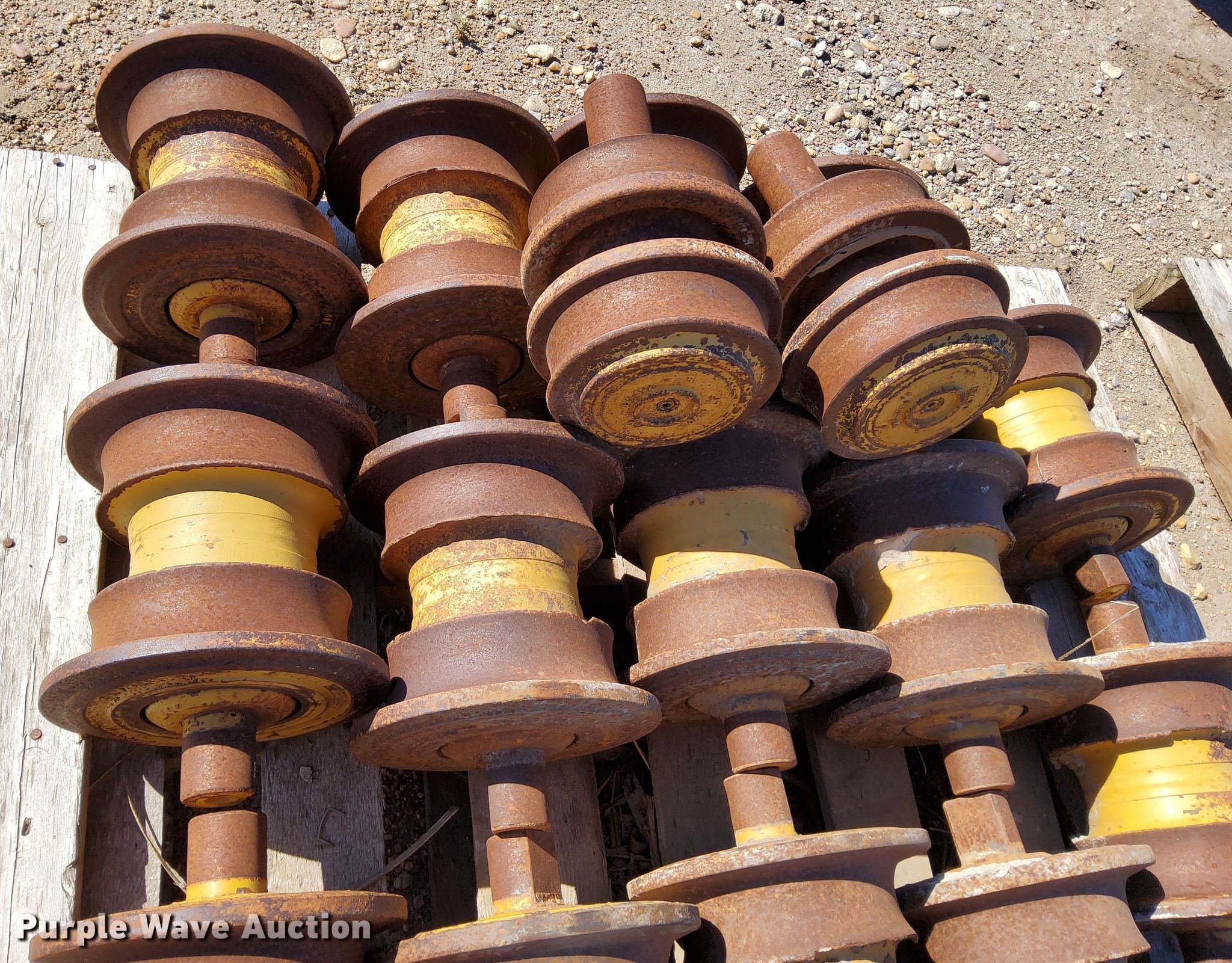 System one track components in Ellinwood, KS | Item DR0952 sold ...