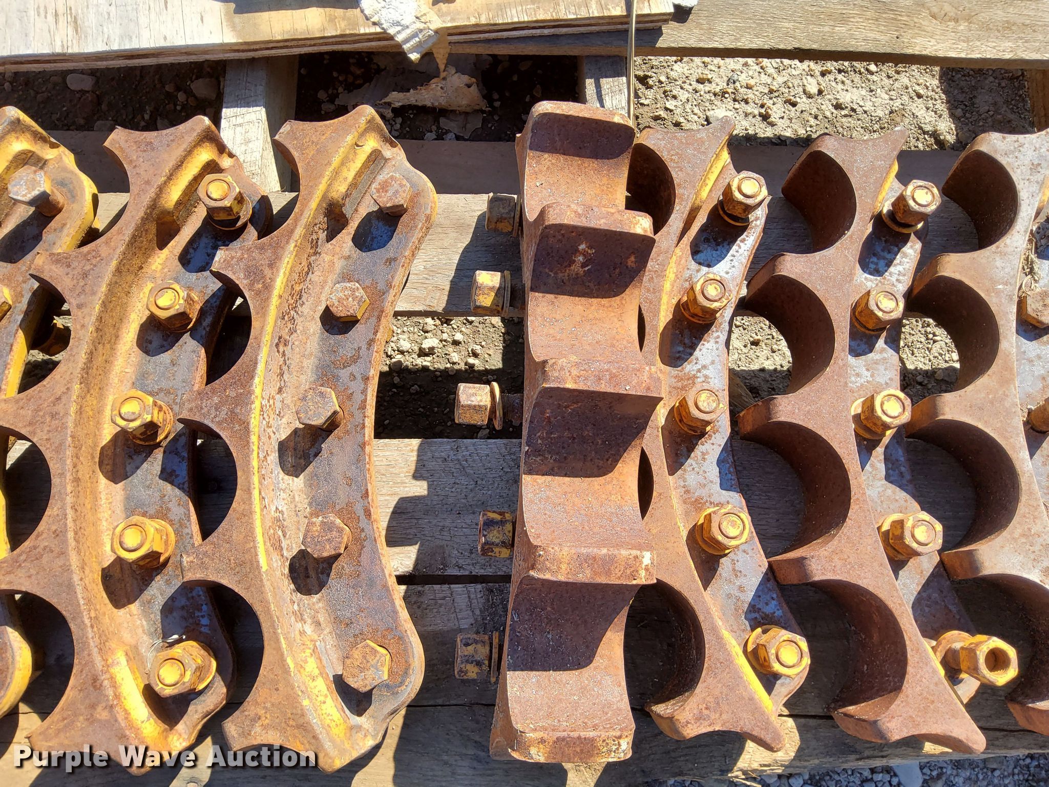 System one track components in Ellinwood, KS | Item DR0952 sold ...