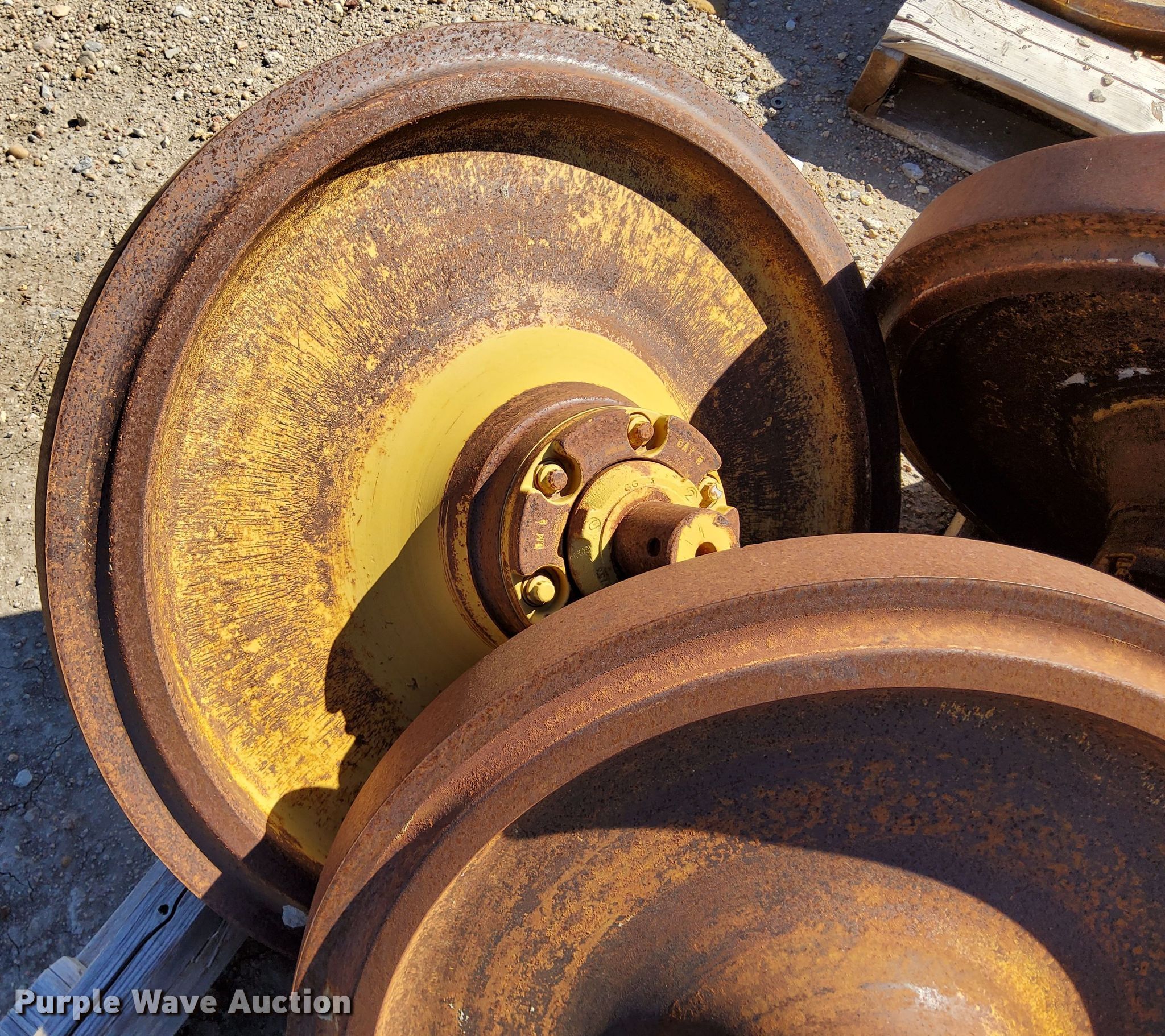 System one track components in Ellinwood, KS | Item DR0952 sold ...