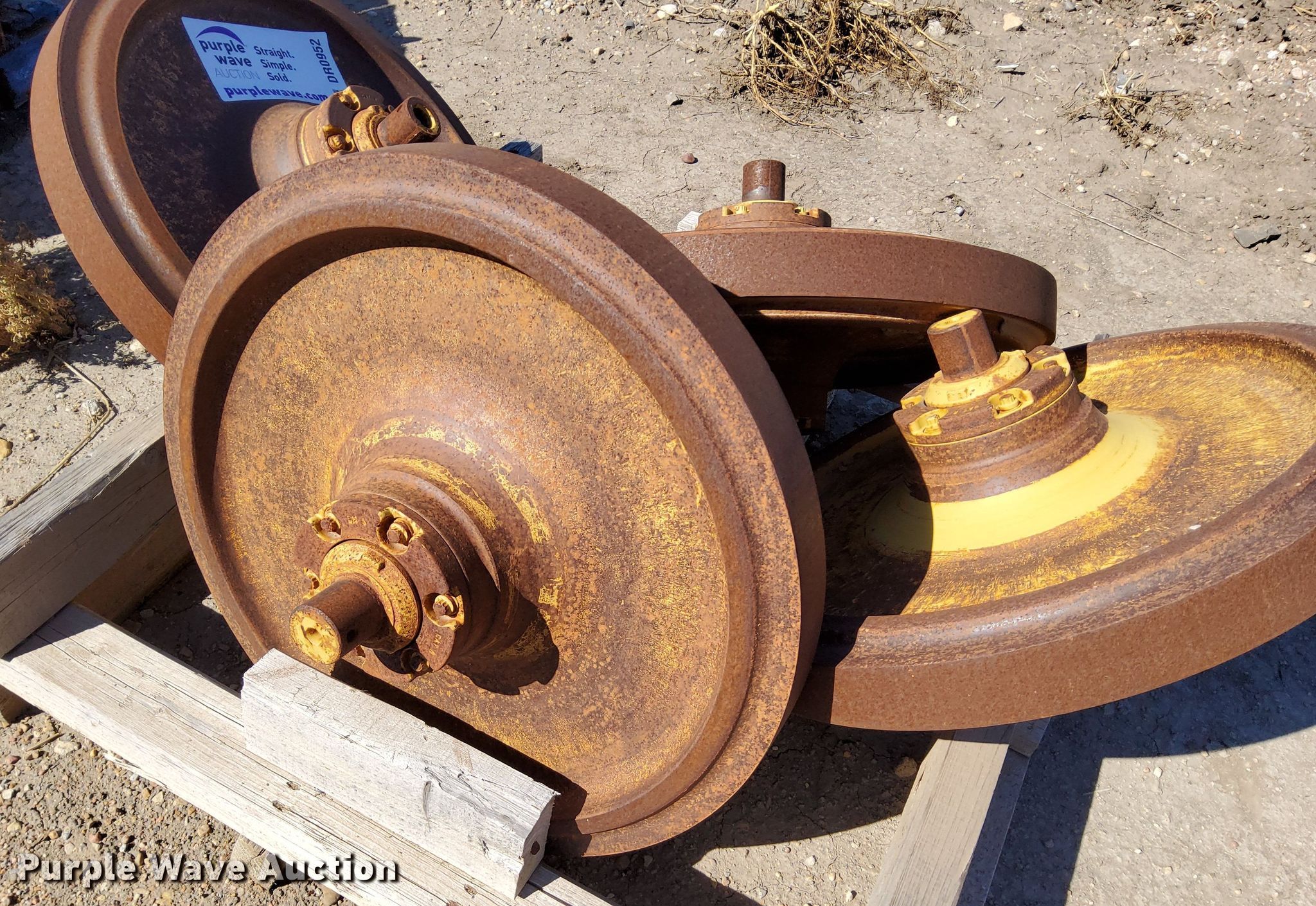 System one track components in Ellinwood, KS | Item DR0952 sold ...