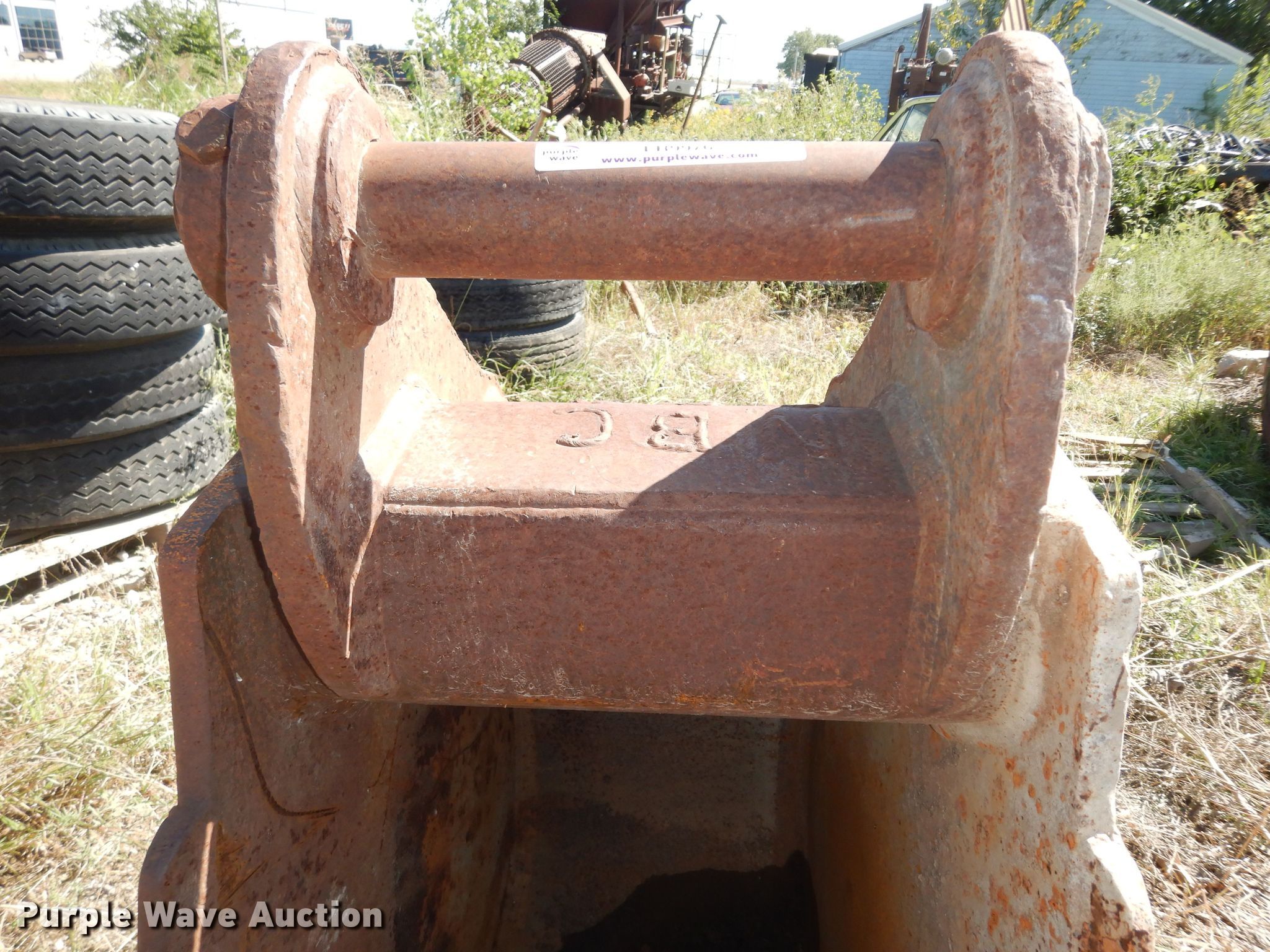 Hensley 24" W excavator bucket in Wamego, KS | Item LR9976 sold ...
