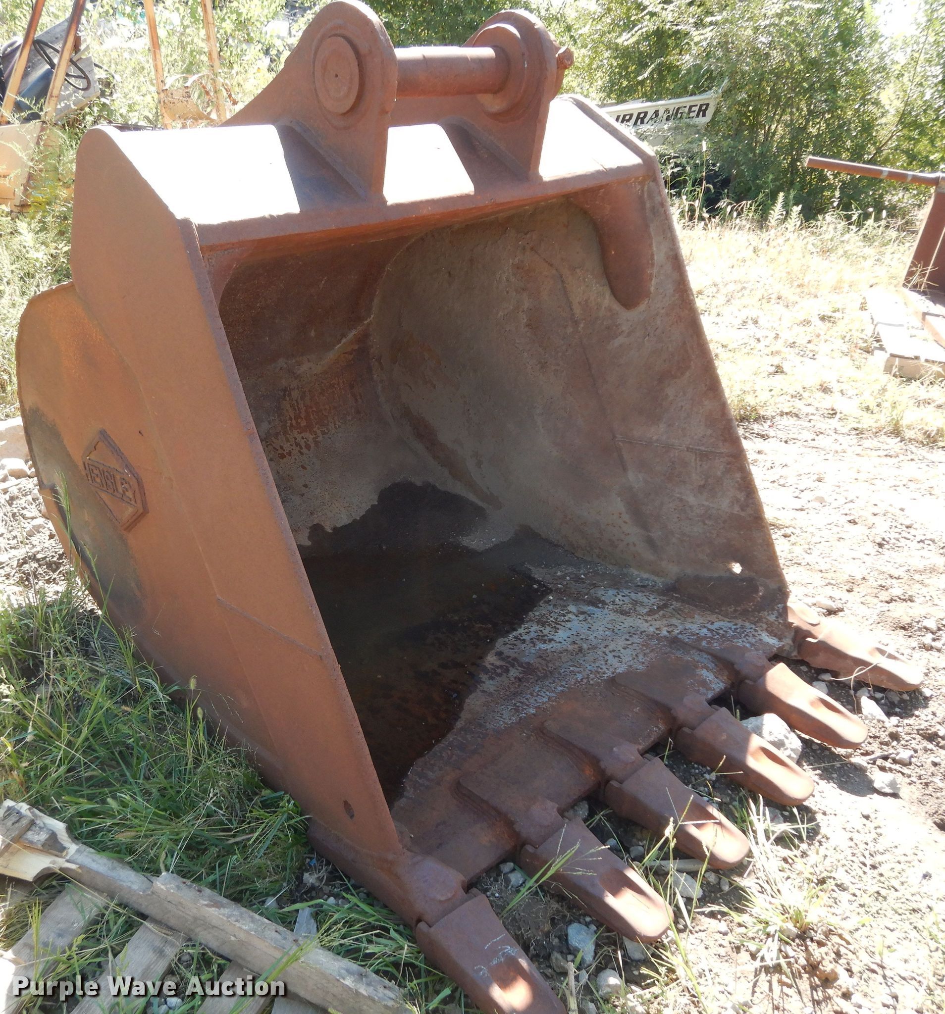 Hensley 56" W excavator bucket in Wamego, KS | Item LR9977 sold ...