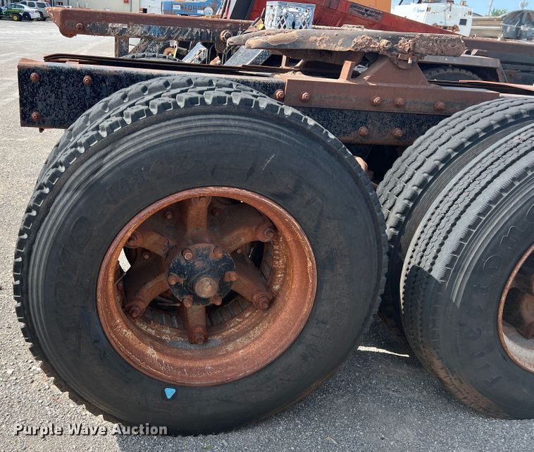1986 Mack R686ST semi truck in Lawton, OK | Item DK7042 sold | Purple Wave