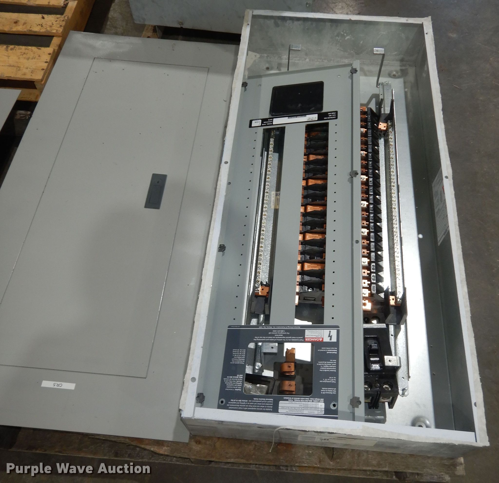 (2) Siemens disconnect boxes in Manhattan, KS | Item LR9962 sold ...