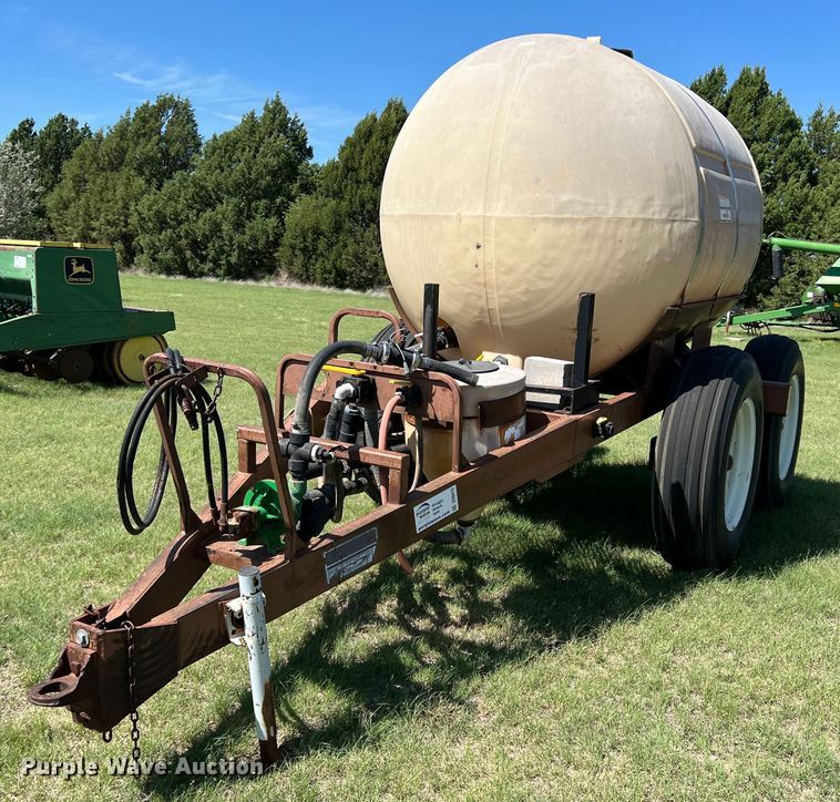 Sprayer trailer in Tribune, KS | Item DS8475 sold | Purple Wave