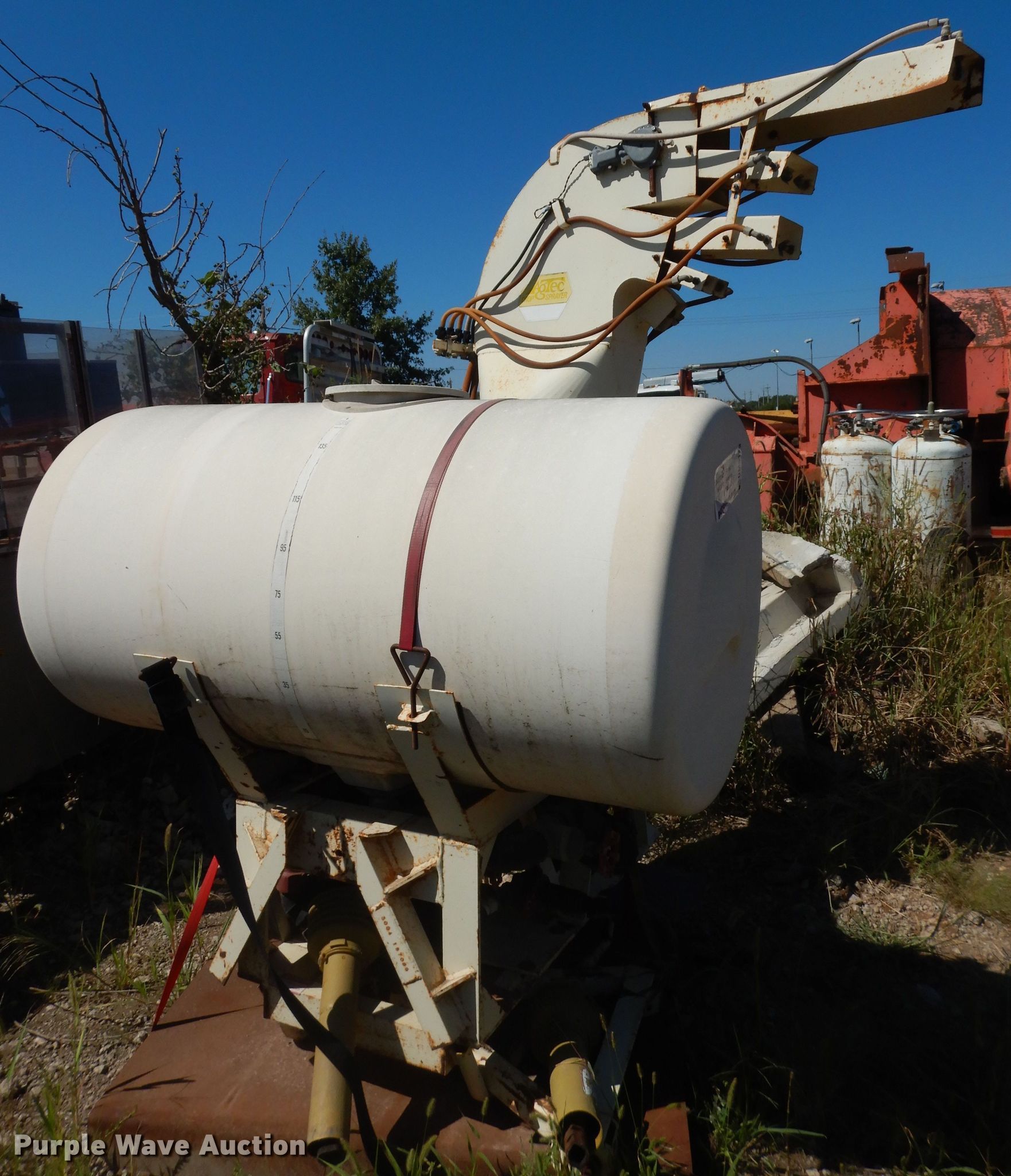 AgTec 3004 crop sprayer in Wamego, KS | Item DM3129 sold | Purple Wave