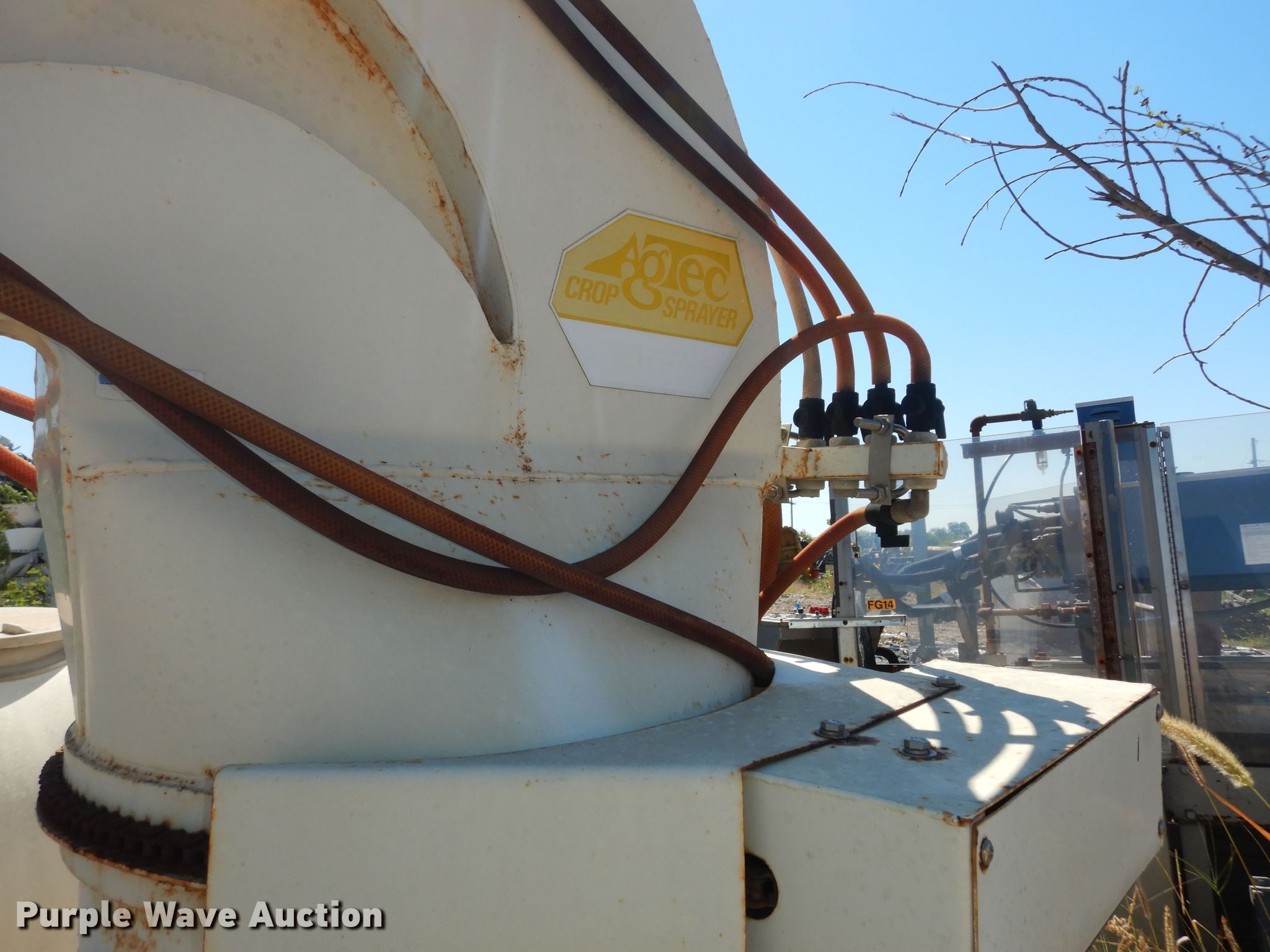 AgTec 3004 crop sprayer in Wamego, KS | Item DM3129 sold | Purple Wave