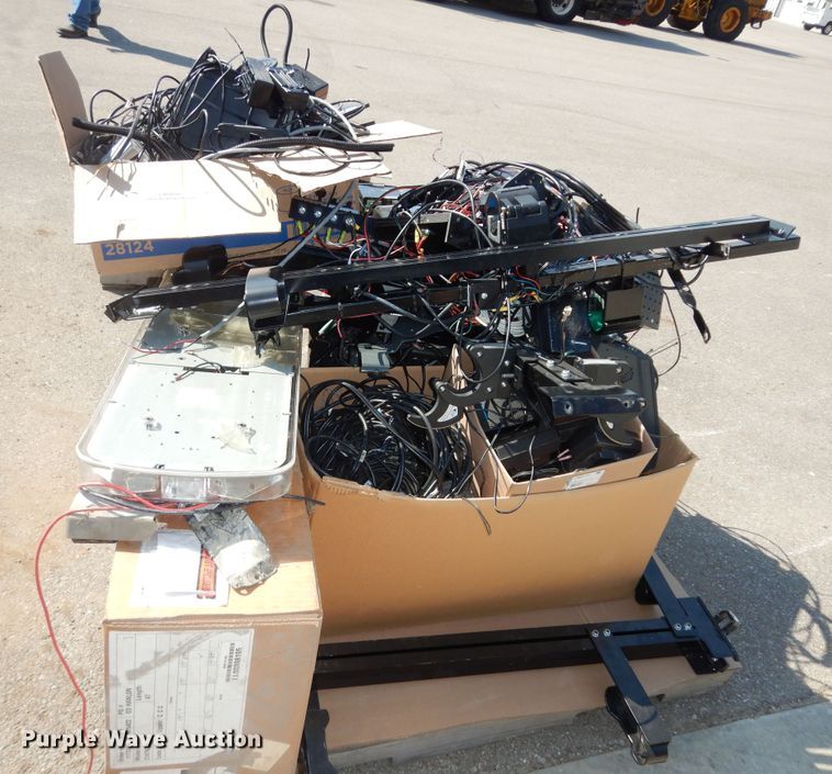 Automotive accessories in Topeka, KS | Item LR9896 sold | Purple Wave