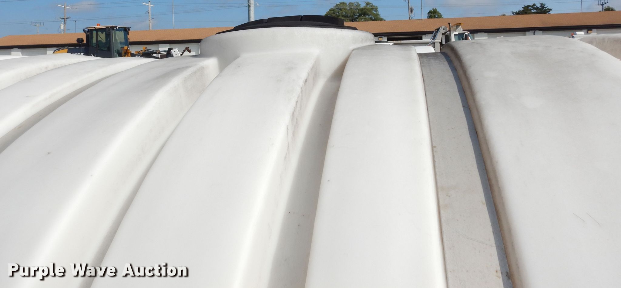 Poly tank in Topeka, KS | Item DM3091 sold | Purple Wave