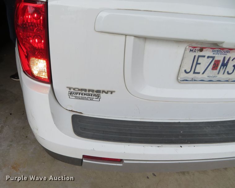 2008 Pontiac Torrent SUV in Park Hills, MO | Item DR0138 sold | Purple Wave