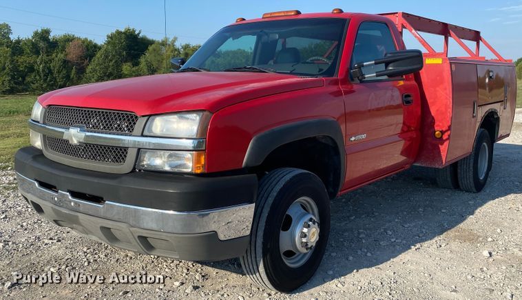 2003 Chevrolet Silverado 3500 utility bed pickup truck in Collinsville ...