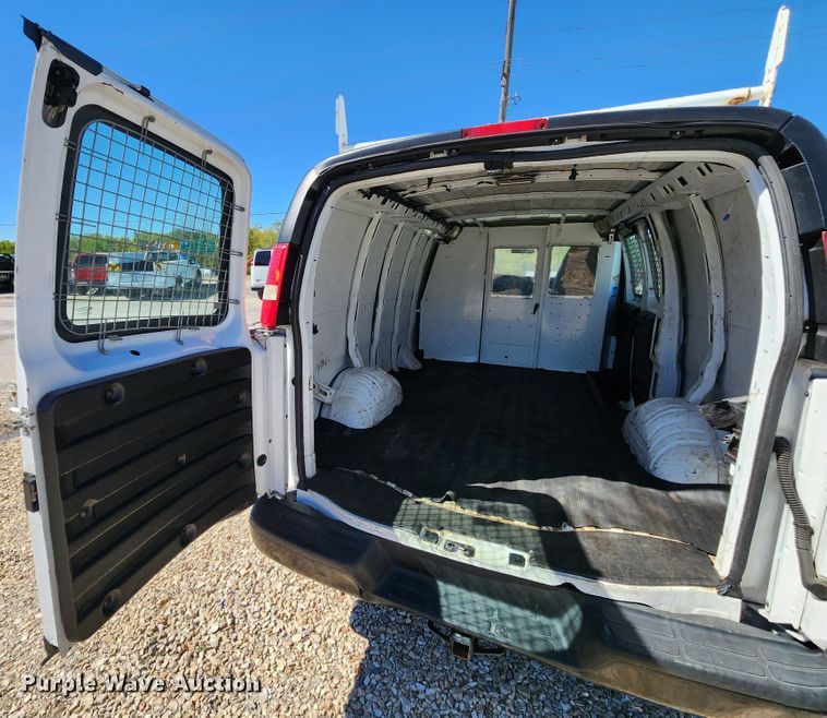 2013 Chevrolet Express 1500 van in Grandview, MO | Item KH9242 sold ...