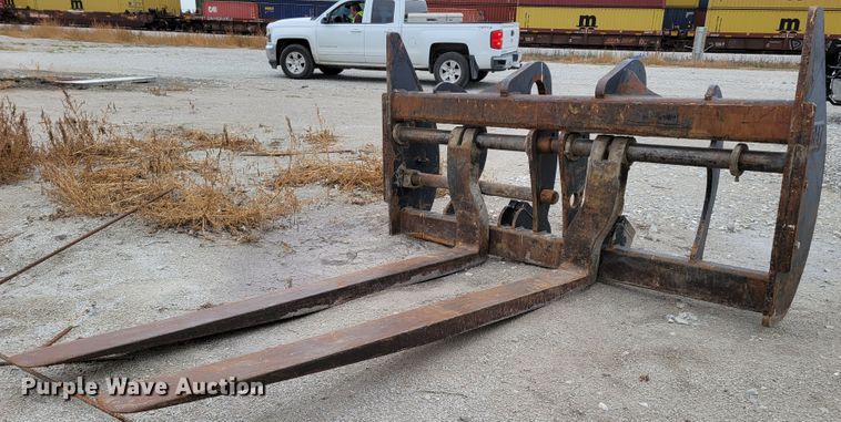 Caterpillar forks in Fremont, NE | Item JZ9151 sold | Purple Wave