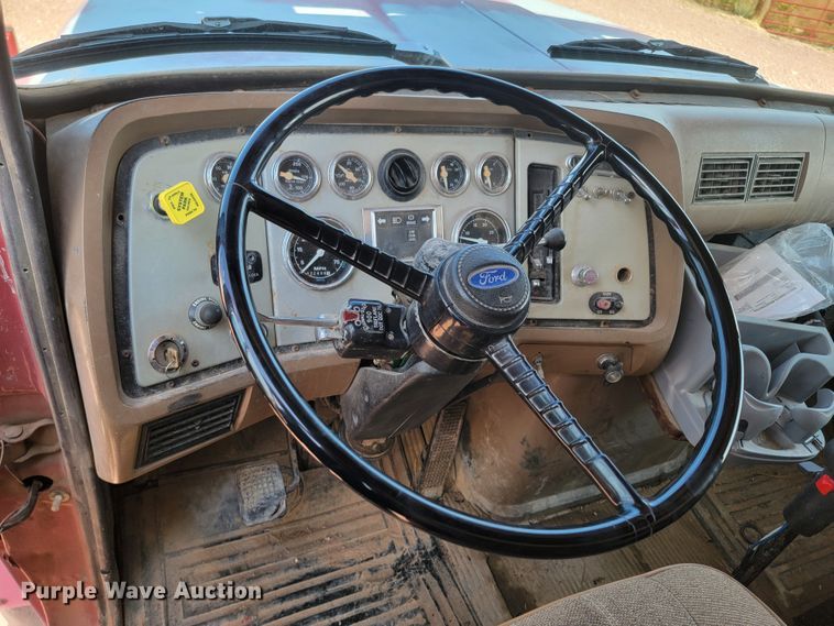 1988 Ford LT9000 dump truck in Hot Springs, SD | Item LO9047 sold ...