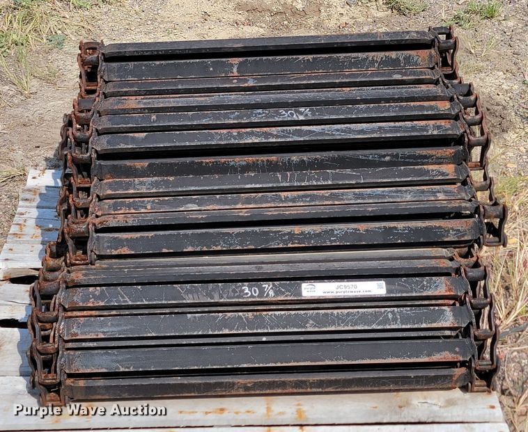 30 7/8"W spreader chain in Sioux Falls, SD | Item JC9570 sold | Purple Wave