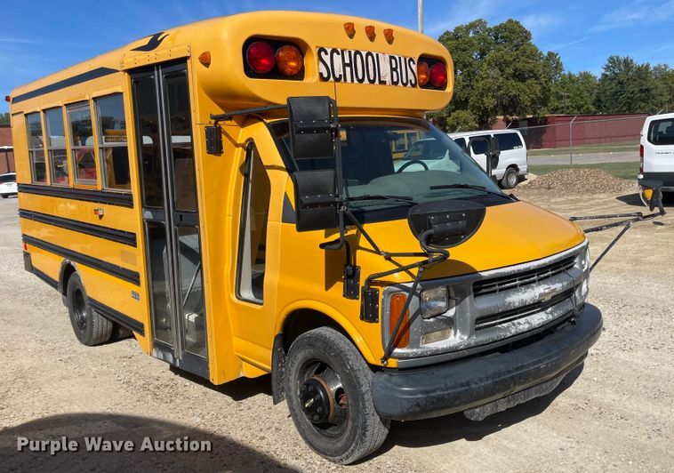 2000 Chevrolet Express 3500 school bus in Clay Center, KS | Item JD9348 ...