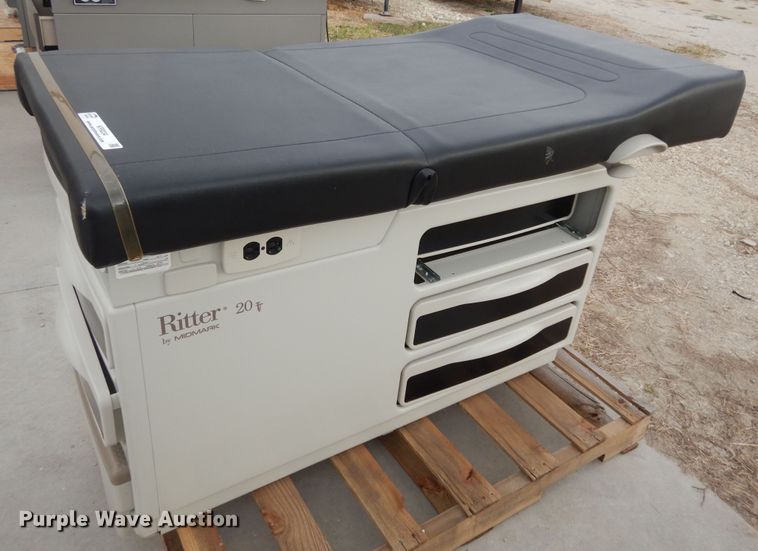 (3) Ritter exam tables in Onaga, KS | Item KF9234 sold | Purple Wave