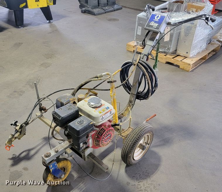 Graco Line Lazer 3400 paint sprayer in Sioux Falls, SD | Item LO9179 ...