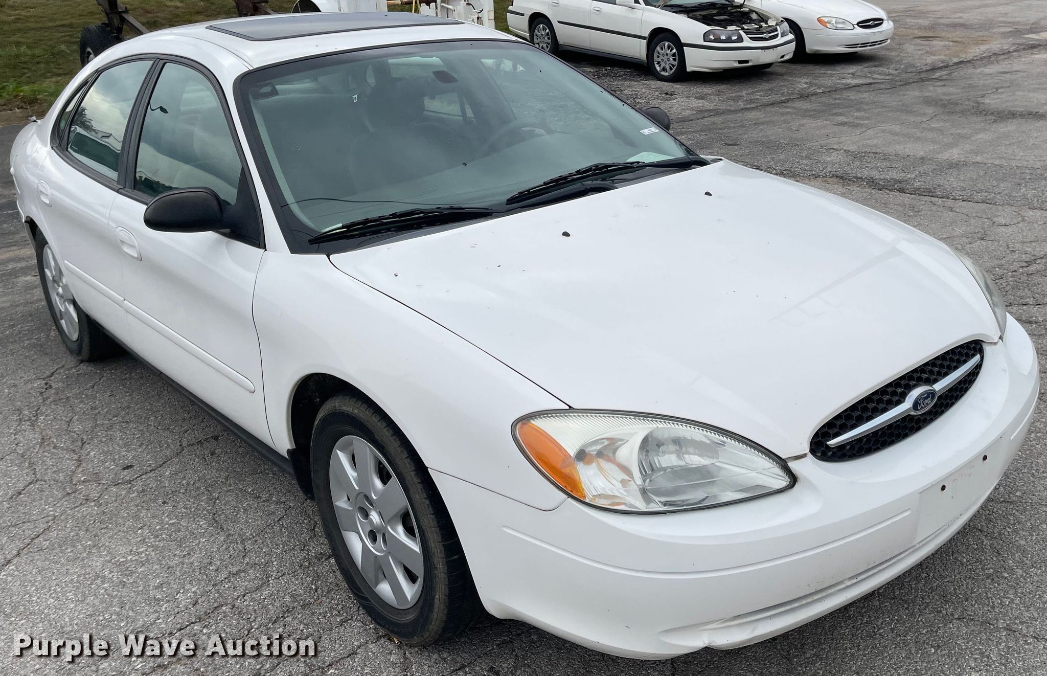 2003 Ford Taurus in Kansas City, KS | Item JF9059 sold | Purple Wave