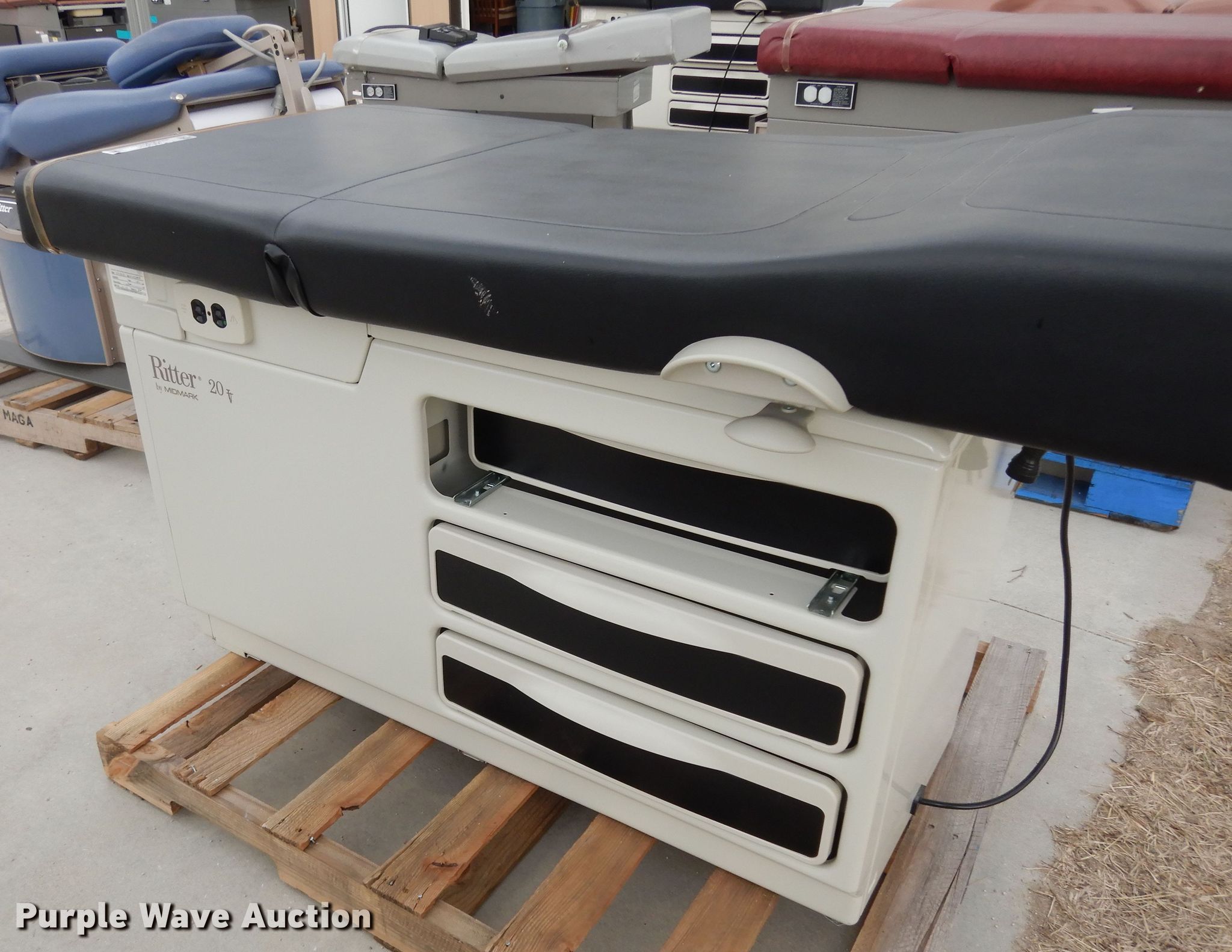 (3) Ritter exam tables in Onaga, KS | Item KF9234 sold | Purple Wave