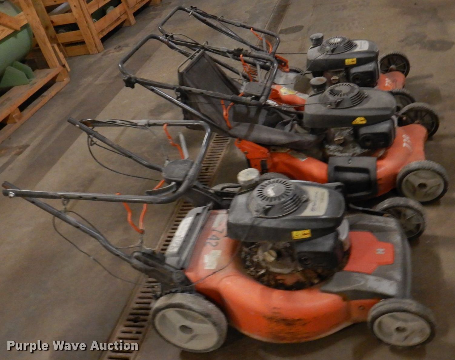 (3) Husqvarna push mowers in Sioux Falls, SD | Item MH9163 sold ...