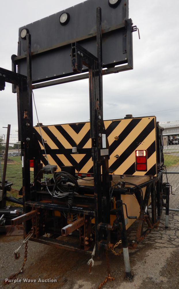 2005 Trinity Safe-Stop 180TMA crash attenuator in Topeka, KS | Item ...