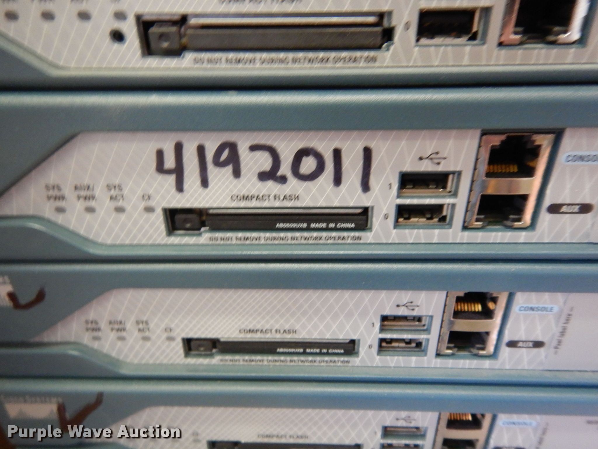 (27) routers in Topeka, KS | Item KF9316 sold | Purple Wave