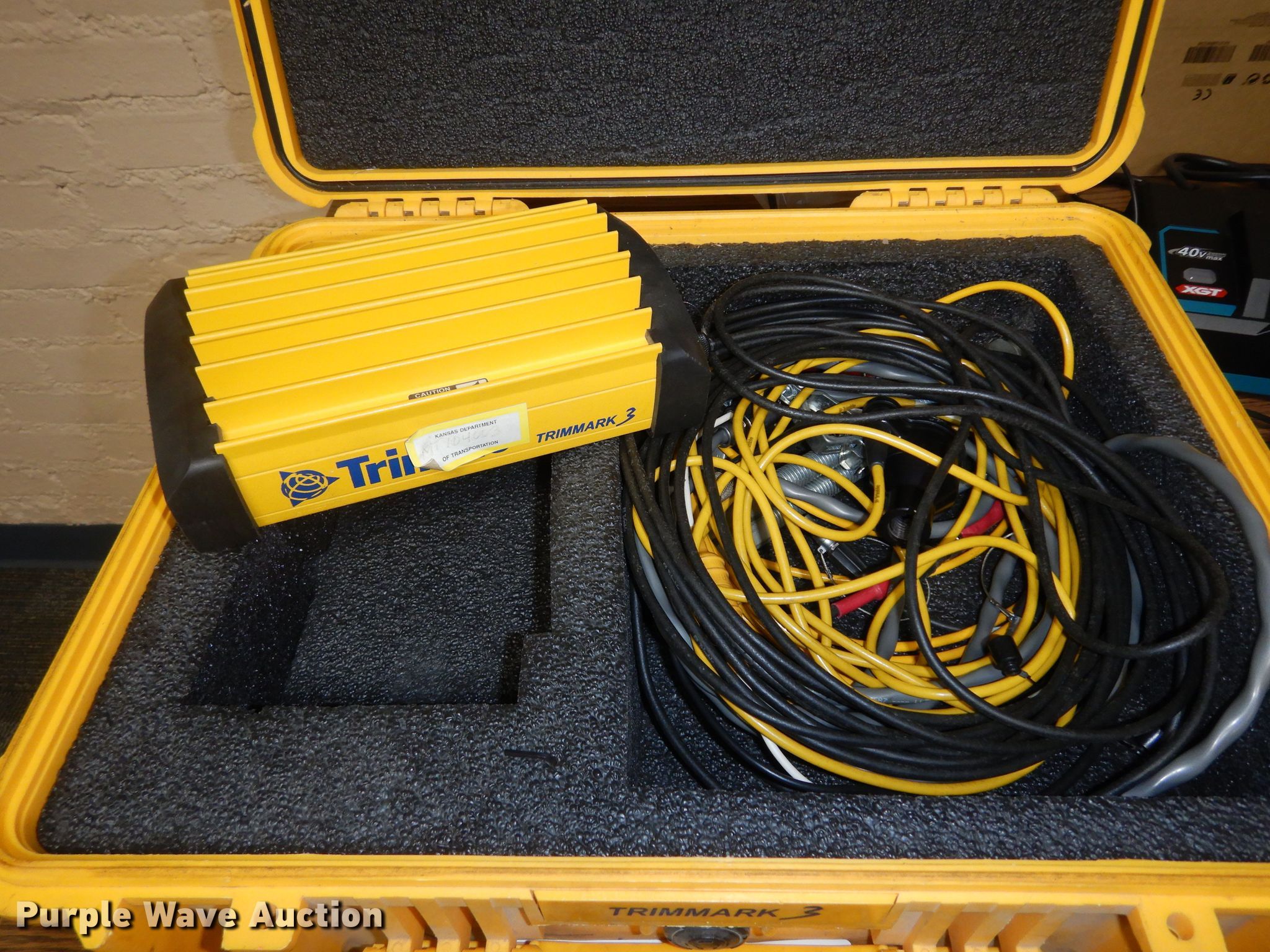 2004 Trimble Trimark GPS in Topeka, KS | Item KF9386 sold | Purple Wave