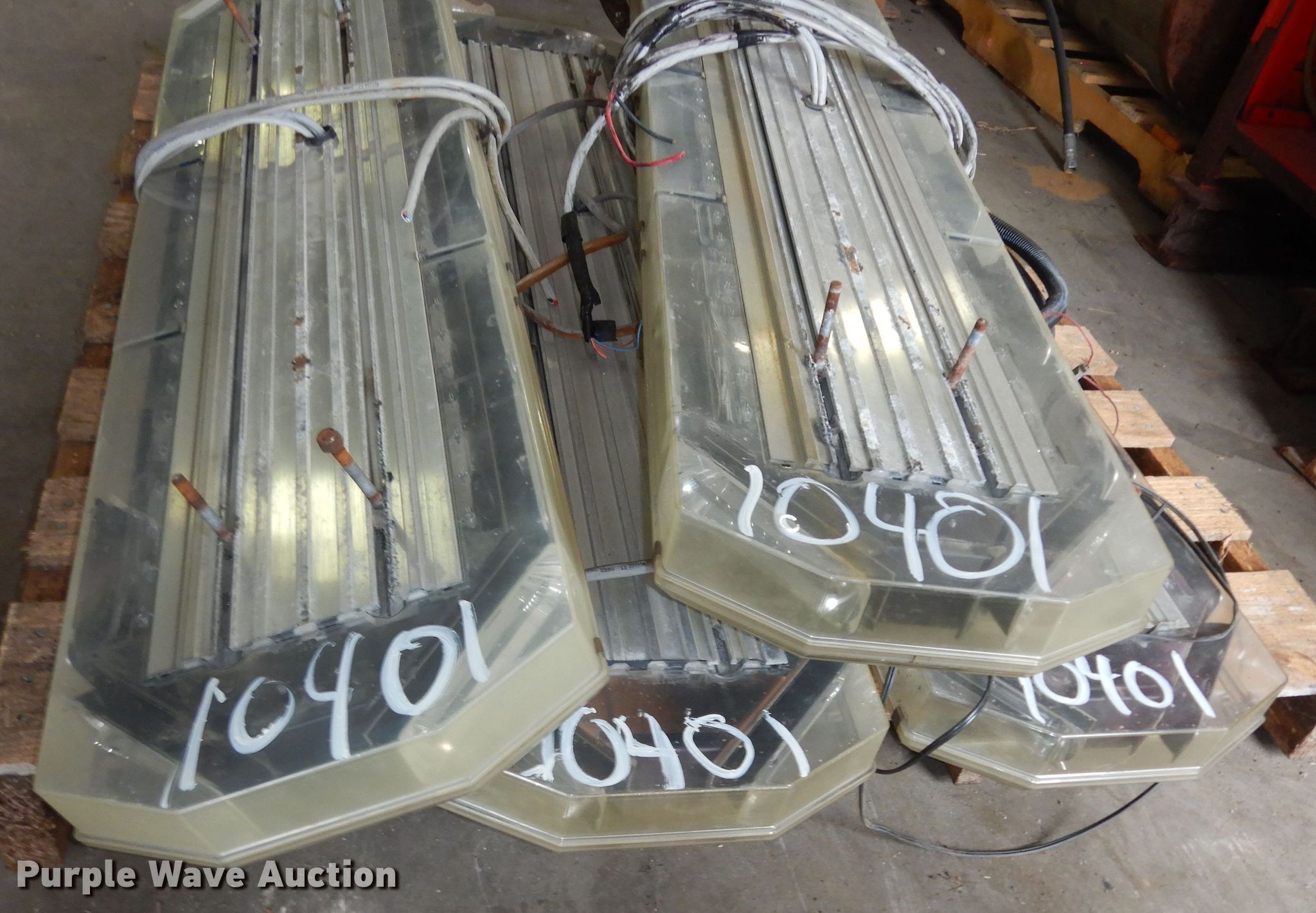 (4) Code 3 light bars in Topeka, KS | Item KF9393 sold | Purple Wave