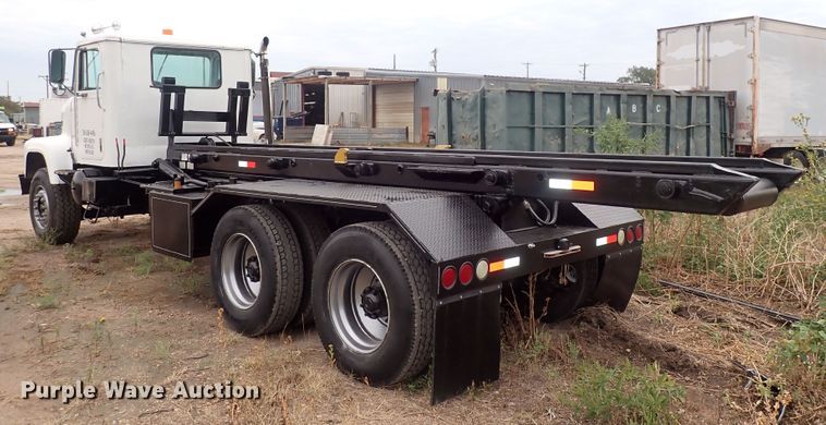 1977 International Paystar 5000 roll-off container truck in Wichita, KS ...