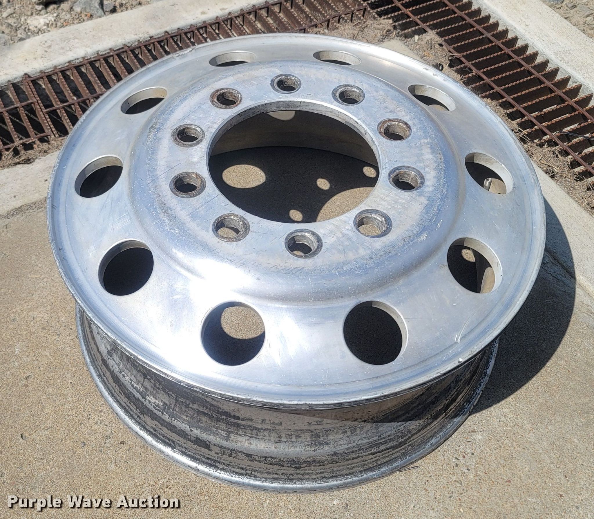 (2) 24.5x10 wheels in Rudy, AR | Item LM9778 sold | Purple Wave