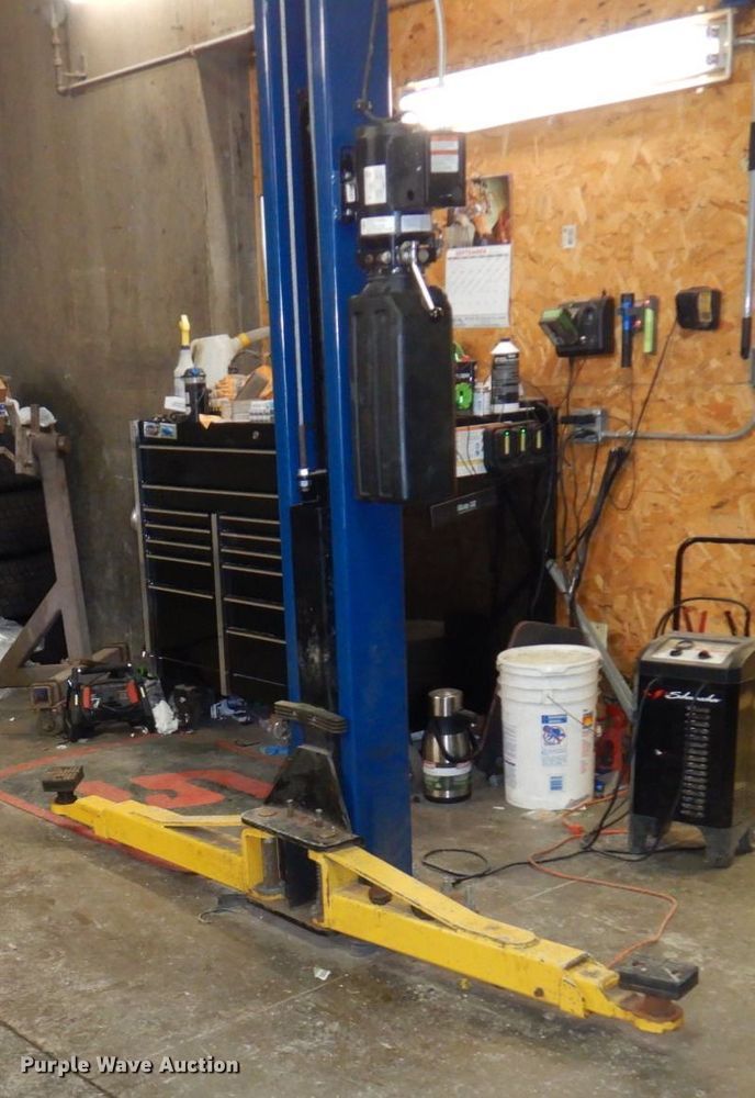 2016 Challenger Lifts E12 two post automotive lift in Rochester, MN ...