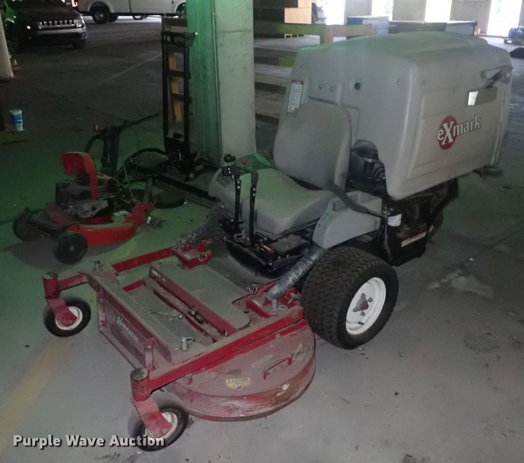 Exmark Navigator lawn mower in Wichita, KS | Item MA9644 sold | Purple Wave