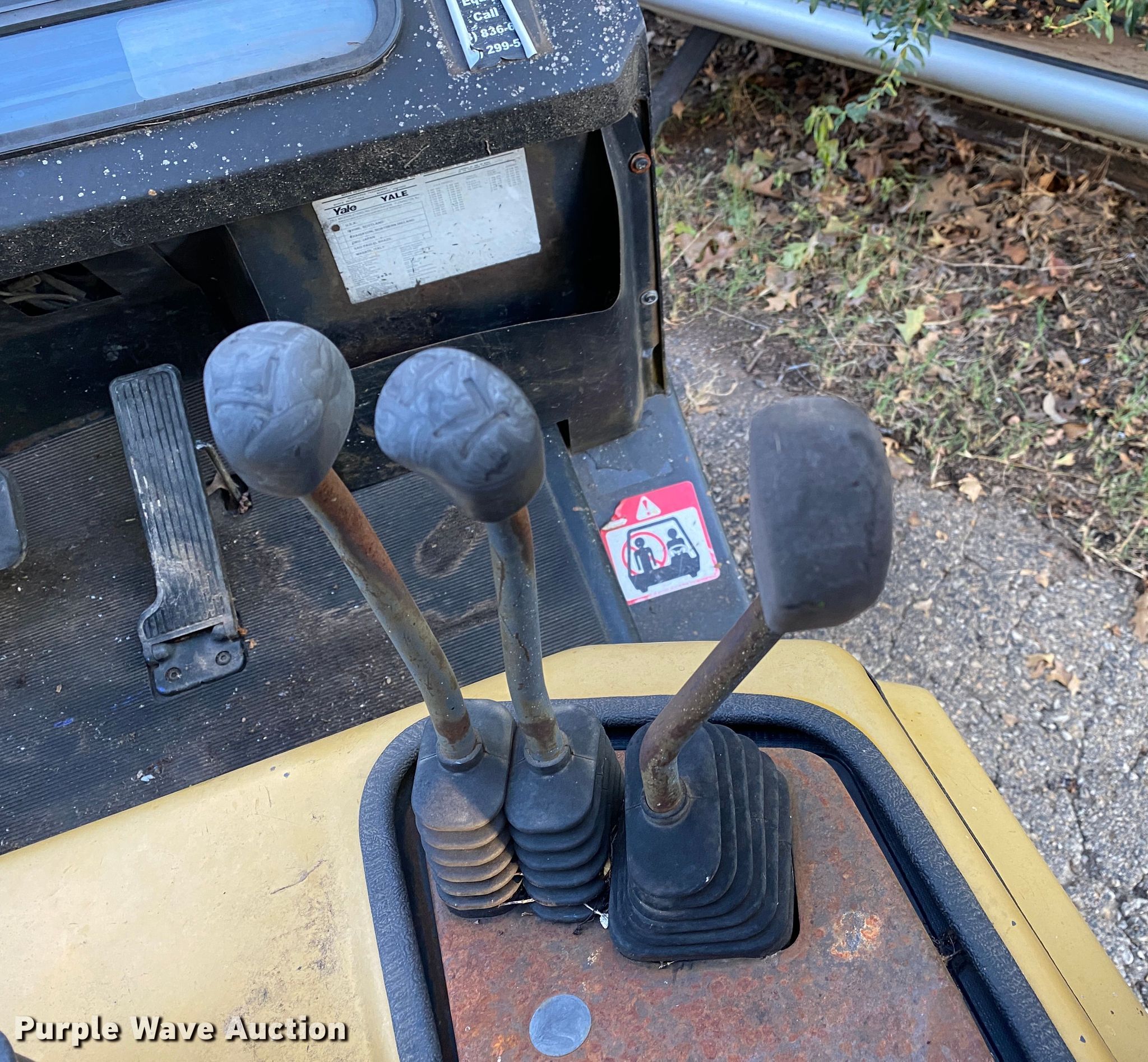 Yale GLP040 forklift in Sapulpa, OK | Item DK6486 sold | Purple Wave